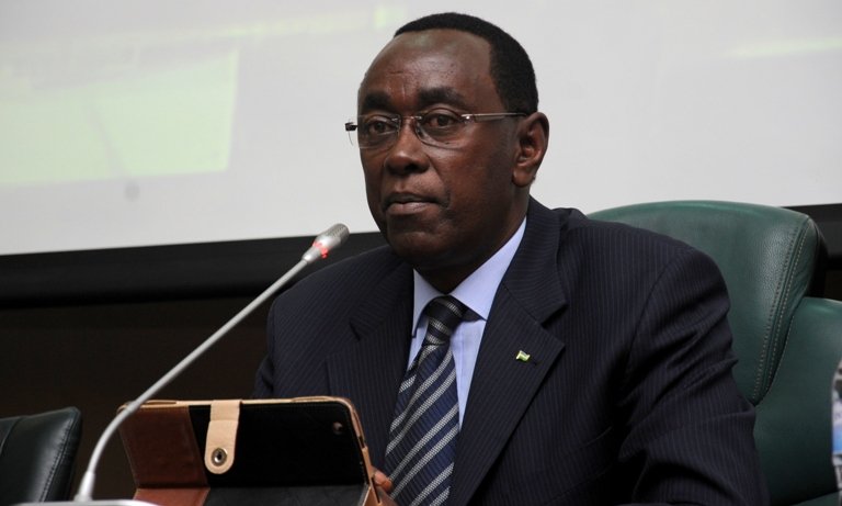 Makuza yashimye uko yahawe Serivisi inoze, bamwe bamusubiza bati “Ni ...