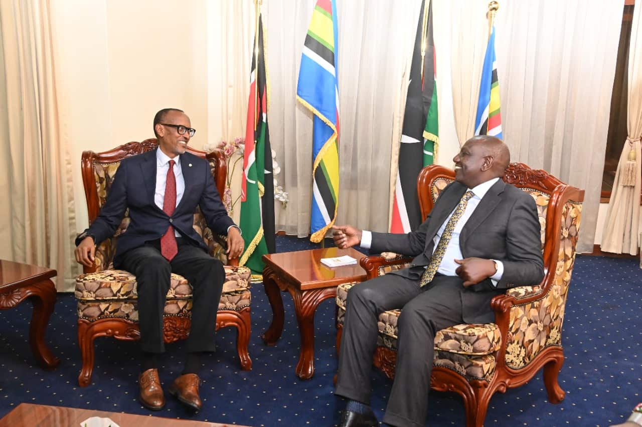 Perezida Kagame muri Kenya yakiranywe ubwuzu na William Ruto (AMAFOTO) – RADIOTV10