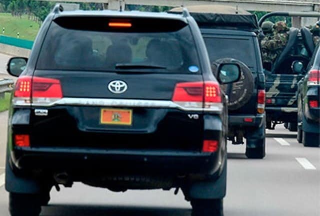 Uganda: Impanuka idasanzwe y’imodoka iherekeza Museveni yagonze ...